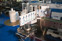 China Double Side Bottle Sticker Labeling Machine CE PLC touch screen control system for sale