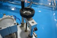 China Semi Automatic Tabletop Vial Crimping Machine 16-22mm Seal Diameter 220V 50Hz for sale