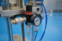 China Semi Automatic Tabletop Vial Crimping Machine 16-22mm Seal Diameter 220V 50Hz for sale