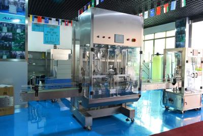 Cina I 2-8 ugelli automatici imbottigliano la macchina di rifornimento liquida che lava l'attrezzatura detergente del materiale da otturazione del sapone in vendita