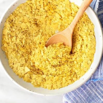 China 25kg Nutritional Yeast Flakes The Ultimate Food Additive The excellent protein source for vegetarians for sale