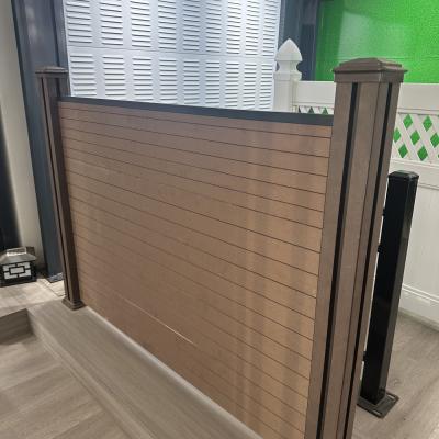 China Customized Extrusion Wpc Fence Panels Brown Color 6 Feet Weather Resistance for sale