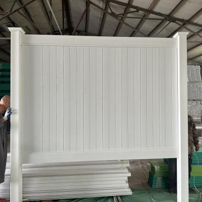 중국 견고한 기둥 2.59m Pvc 개인 정보 보호 울타리 최소 유지 보수 6x8 비닐 개인 정보 보호 울타리 패널 판매용