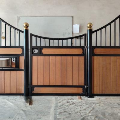 China Movable Horse Stable with Customized Color and 200 kg Weight for Farm Use for sale
