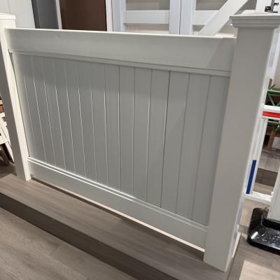 China Air Flow PVC Vinyl Fence Alternating Slat Privacy Yard Divider for sale