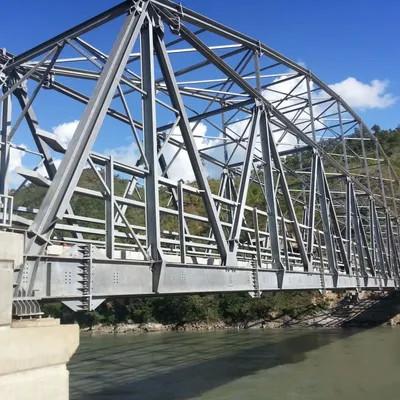 China Hoekstaal Military Pontoon Bridge High Stability Warmgewalste geprefabriceerde stalen brug for sale
