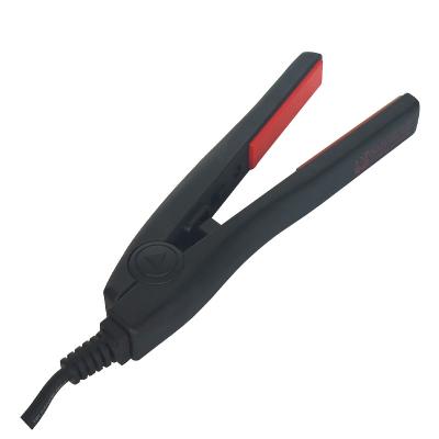 Cina 1 Ceramic Hair Straightening Iron for Straight and Long-Lasting Styles in vendita