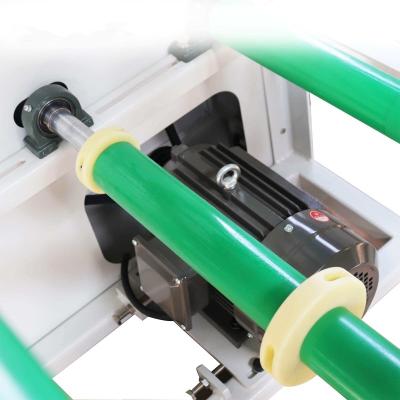 Cina Mulino a sfere da laboratorio a doppio strato per macinazione di polveri nano ultrafini, mulino a sfere da laboratorio da 15 litri in vendita