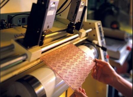 波形のためのFlexoのゴム系接着剤の土台テープ-板Postprint