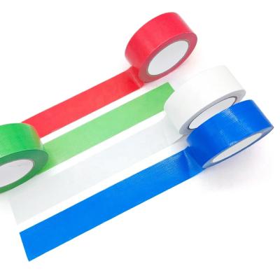 Cina 1 pollice impermeabile Multiuso adesivo jumbo roll nastro adesivo di stoffa per cartone di sigillamento in vendita