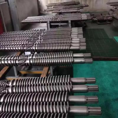 Cina 51/105 65/132 80/156 di barilotto gemellato conico della vite di Nitrided per la macchina dell'espulsore in vendita
