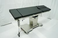 China Remote Controlled Electric Hydraulic Operating Table 2070mm Carbon Fiber Platform CE ISO13485 for sale