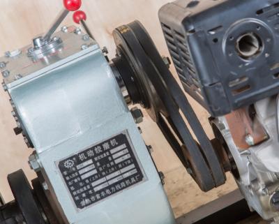 China 50KN Power Construction Gas Engine Powered Winch , 5 Ton Threading Machine for sale