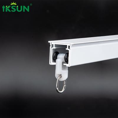 中国 1.1-4.5m Aluminium Telescopic Curtain Track Adjustable Curtain Rail 販売のため