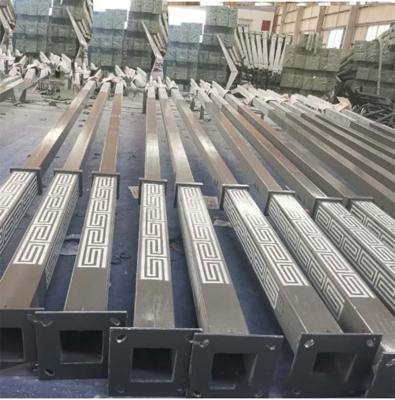 Cina palo di lampada solare da 3 a 12 metri a braccio singolo/doppio per soluzioni di illuminazione esterna in vendita