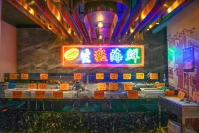 Cina Insegne al neon su ordinazione decorative per vario colore salone/del partito in vendita