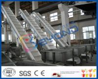 China Adjustable Speed Clapboard Elevator SUS304 Stainless Steel 0.1-0.4m/s for Fruit Processing for sale