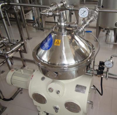 China Automatische Milchverarbeitungs-Pflanzenmilch-Milchzentrifuge kundengebundenes Maß CIP saubere zu verkaufen