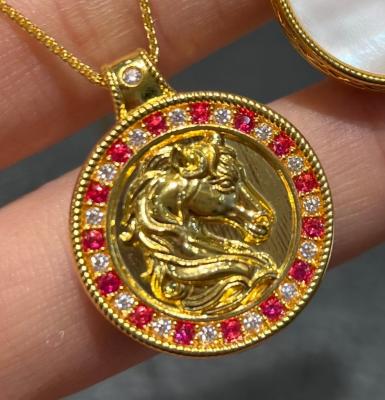 China High quality wholesale Solid 18K gold pendant Horse-pattern round disc 18K gold pendant 18K gold disc pendant for sale
