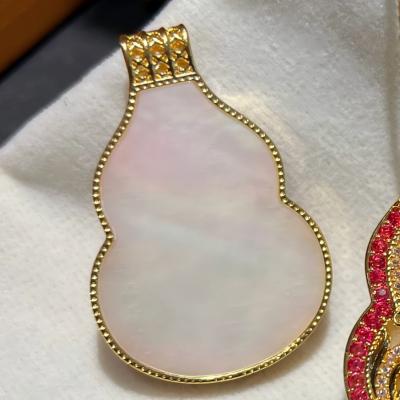 China Manufacturer wholesale Gourd Shape Fine Detailing 18K Gold Pendant Classic Charm Solid Gold Pendant for sale