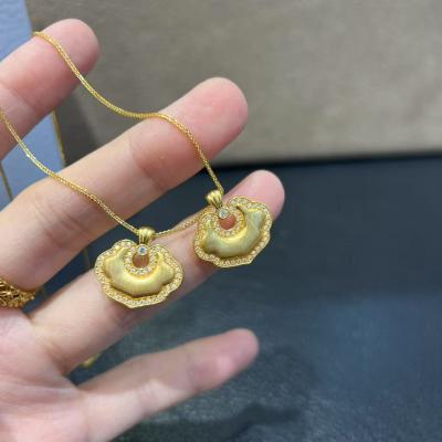 China Manufacturer wholesale Round Shape Pendant Circular Cross Flower Modern Geometric 18k Gold Pendant Jewelry for sale