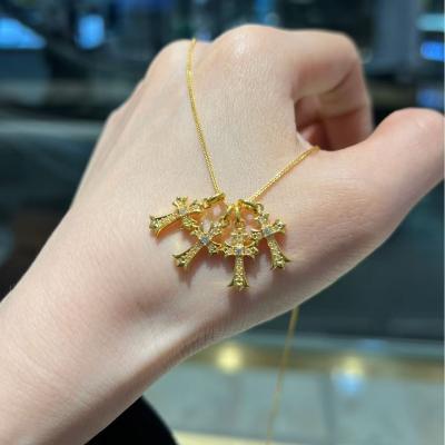 China Hot sale & high quality Glamorous Shining 18k Gold Pendant Charm Small Cross 18k Gold Frame Pendant Avant Garde 18k Gold Pendant for sale