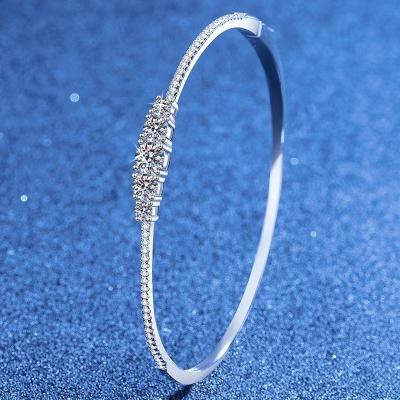 China Hot sale & high quality High Quality Bracelet Exquisite Brilliant 925 Silver Moissanite Bracelet For Women for sale
