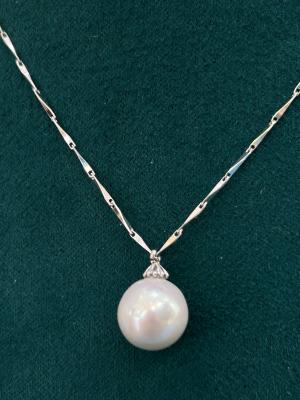 China Hot sale & high quality Bulk Round Pendant Necklace Lustrous White pearl Genuine 925 Silver Pearl Pendant Necklace for sale