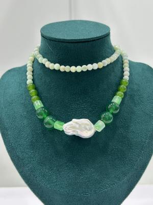China Competitive price Pearl Pendant Necklace Vintage Pearl Necklace Pearl and green Emerald Necklace for sale