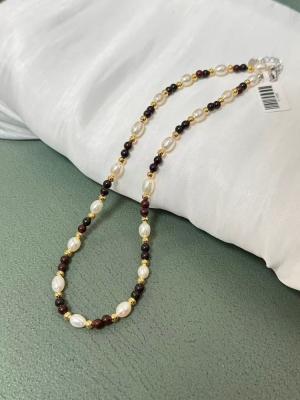 China Cheap Factory Price Minimal Pearl Wood Beads Necklace Simple Elegance Pearl Necklaces Original Pearl Necklace Set for sale