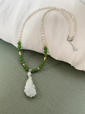 China Simple Elegance Pearl Necklace with Jade Pendant - 62cm Length Pearl and Jade Combination for Classic Style for sale