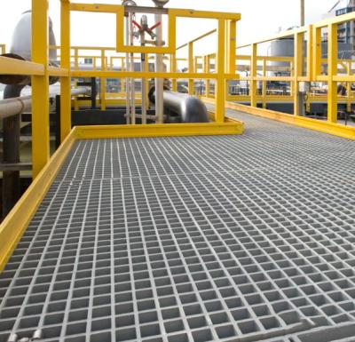 Cina Pultrudato Manubri di Frp facilmente assemblati Corrimani di protezione Forme strutturali Barricate di scale in vendita