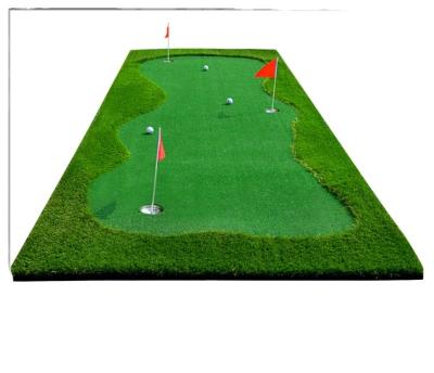 Cina sintetico verde mettente artificiale 40mm di verdi di golf del cortile del tappeto erboso 1.5x3m di 10mm in vendita