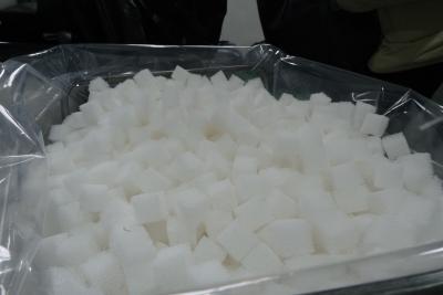 中国 Cube Shaped Polymer Composite Gel Biocarriers With 98% Porosity For PH 6-10 Applications 販売のため