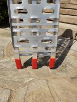 China 2 Pieces Aluminum Loading Ramps Easy Assemble For Loading Cargo for sale