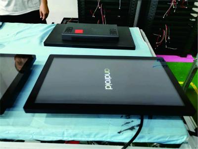 中国 10.1の」デスクトップの立場が付いているPCの赤外線容量性接触デジタル表記スクリーン 販売のため