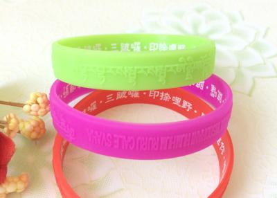 Cina Braccialetti in silicone personalizzati solidi con logo goffrato a bassorilievo buddismo in vendita