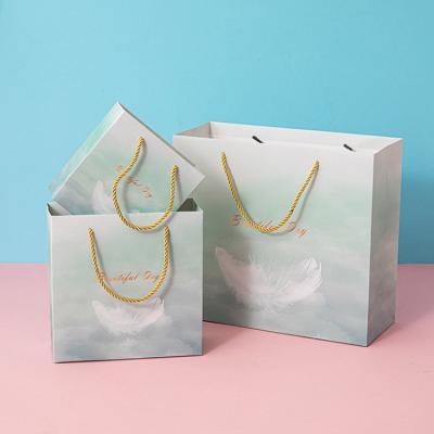 Cina Product Custom Branded Boutique Carrier Shopping Bags with Logo and Flexiloop Handle in vendita