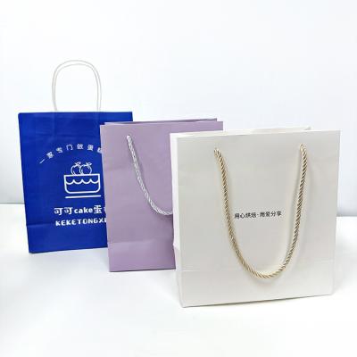 China Custom Kraft Paper Bag Packaging With Window for Gift Craft Recyclable and Smell Proof Te koop
