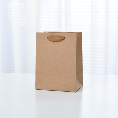 中国 Toowin Luxury Business Gift Paper Bag with Ribbon Handle and Customised Printing 販売のため