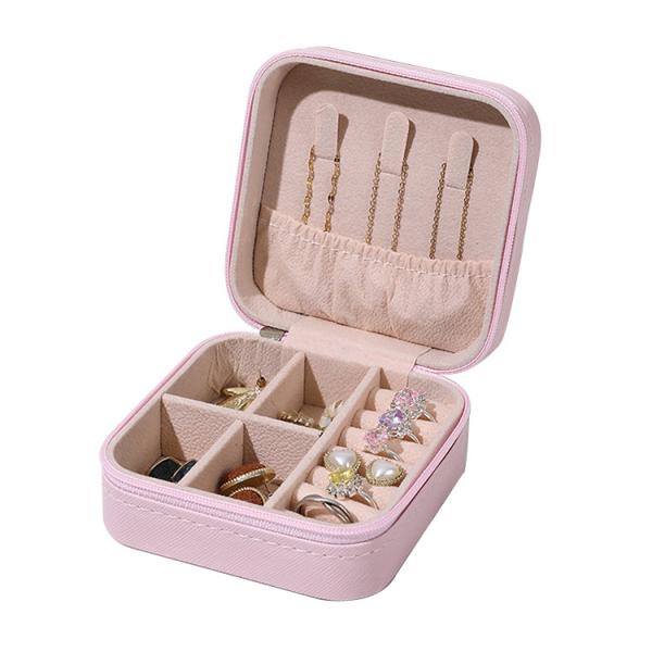 Forma personalizada de viaje portátil pequeña mini cuadrada caja de joyería de cuero PU para regalo de niña