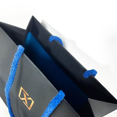 Cina Sacchetti di vino satinato con manico di carta per acquisti personalizzati da Toowin Printing in vendita