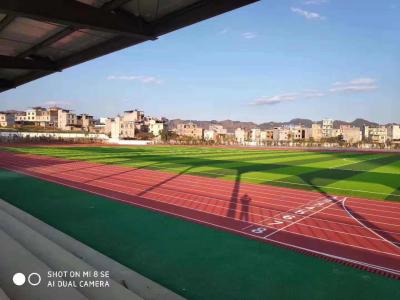 China Revestimento dos esportes do poliuretano para a construção de superfície do atletismo atlético sintético exterior do sistema do sanduíche à venda
