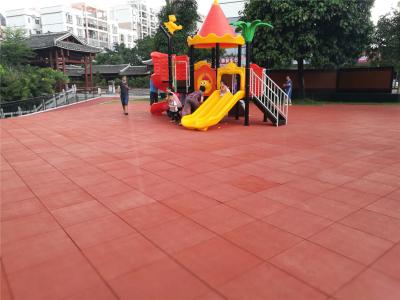 China A resistência de impacto NBR coloriu as telhas de borracha para o jardim de infância à venda