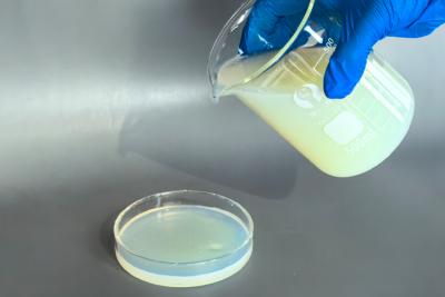 China Anti Cracking Waterproof Coating Acrylic Emulsion Long Lasting for sale