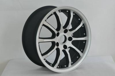 中国 Size18 X は 8.5 車の合金の車輪、5 親族174 に穴をあけます 販売のため