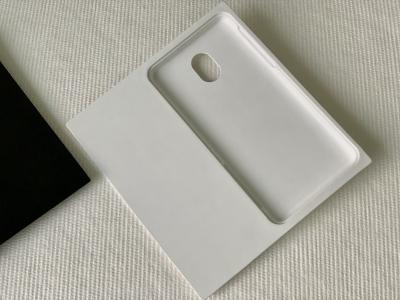 Cina Imballaggio del vassoio della polpa modellato sostenibile riciclabile al 100% per smartphone in vendita