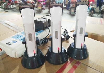 China 2599 Cordless Hair Clippers for men Hair Clippers Electrical Hair Clipper Blade sharpener for sale