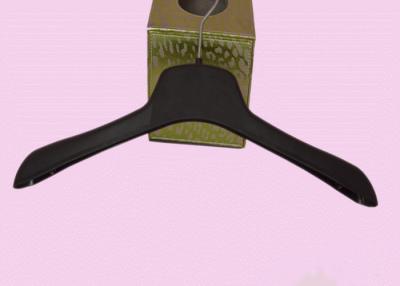 China PP Material Extra Wide Plastic Hangers , Metal Hook Short Clothes Hangers for sale