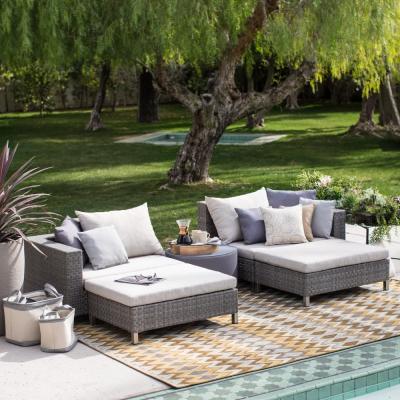 China Luxury Outdoor Wicker Furniture Rattan Garden Daybeds Sofa Set with Cushion for sale